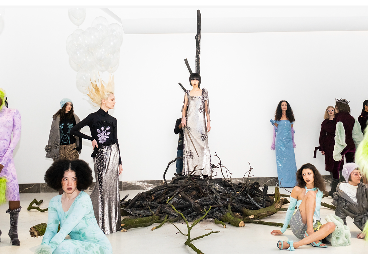 A SPARKLING TEMPORARY WORLD – VISORE X